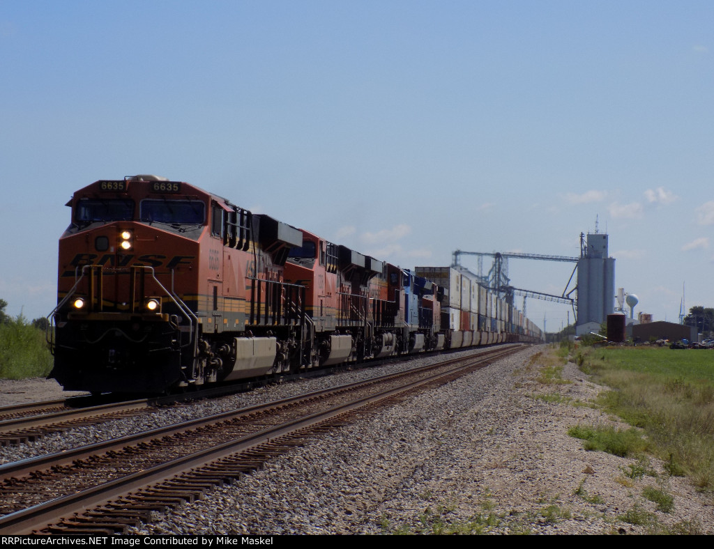 BNSF 6635